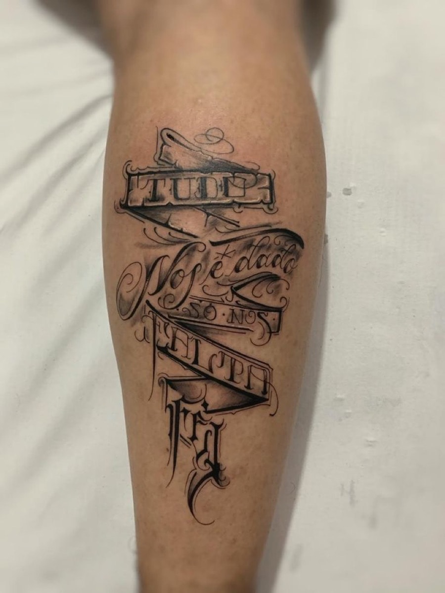 Inspirações para a sua Próxima Tatuagem Feminina na Panturrilha